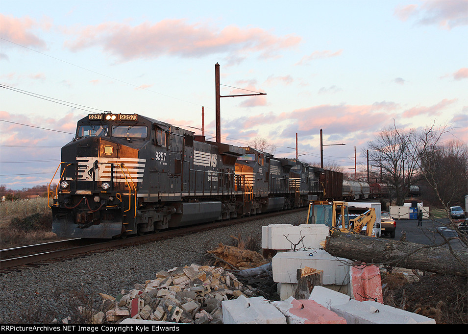 NS C40-9W #9257 on 17G